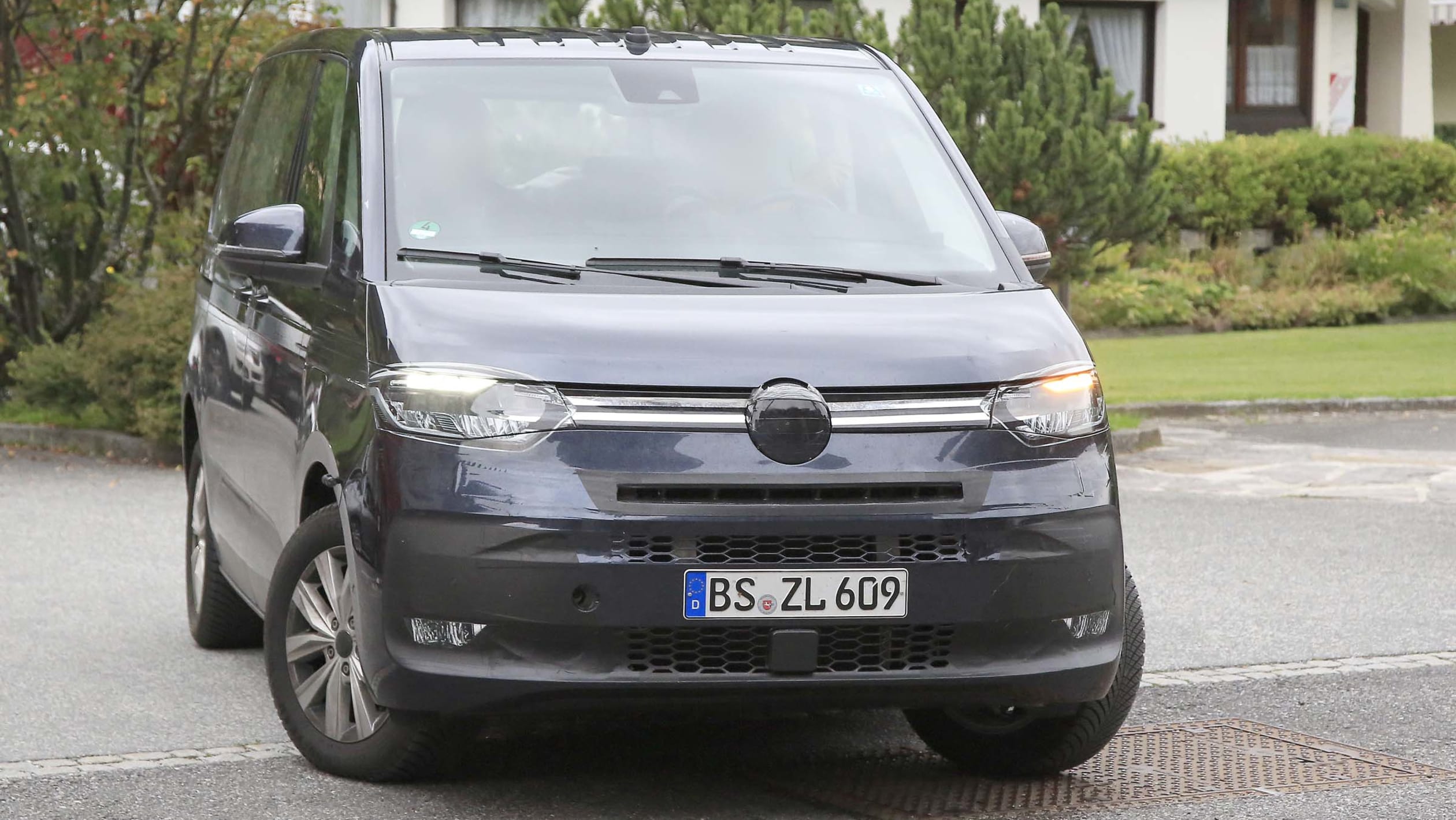 VW Transporter hybrid van: new T7 to launch in 2021 with plug-in option ...