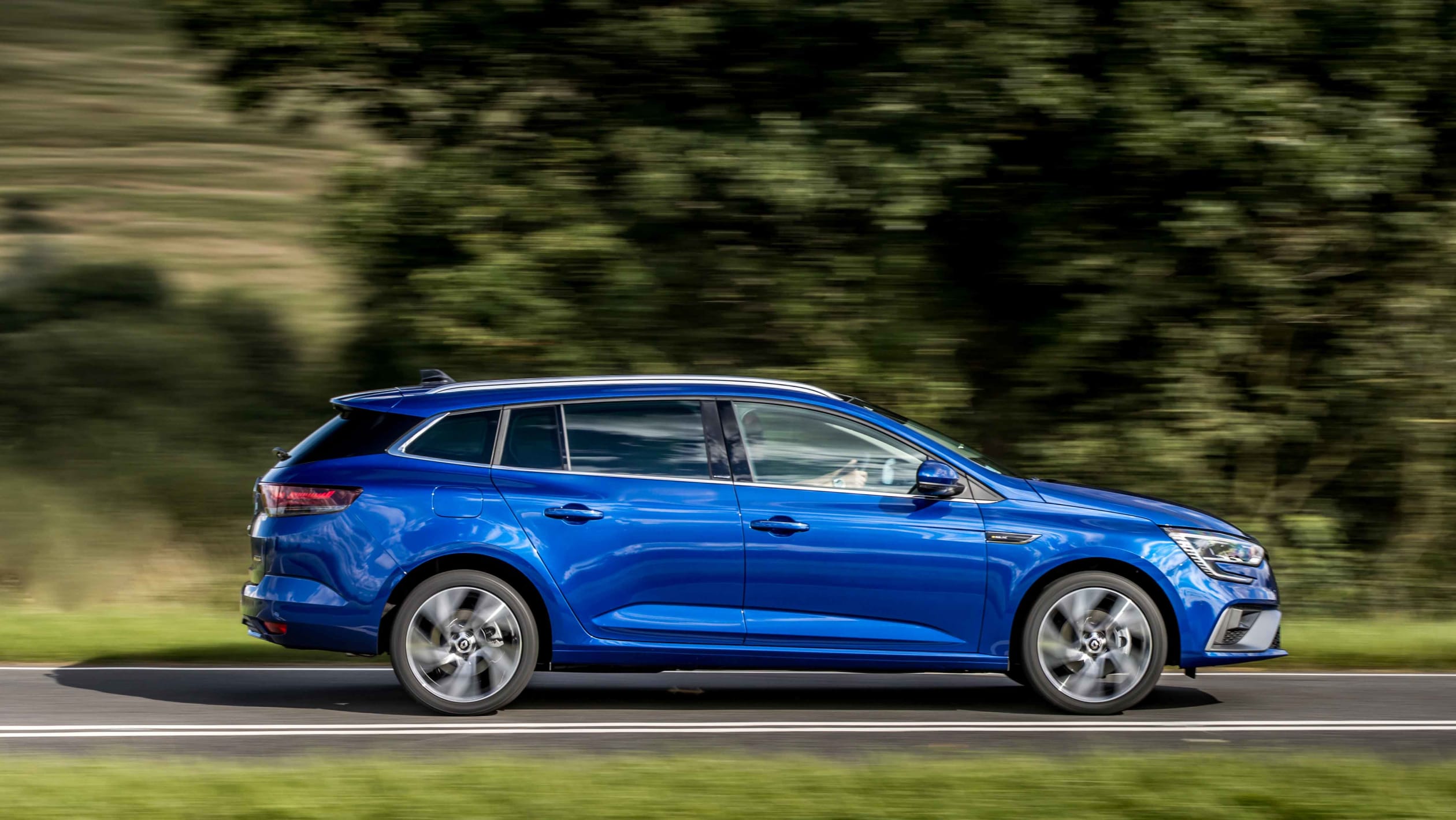 Renault Megane E-TECH hybrid review pictures | DrivingElectric