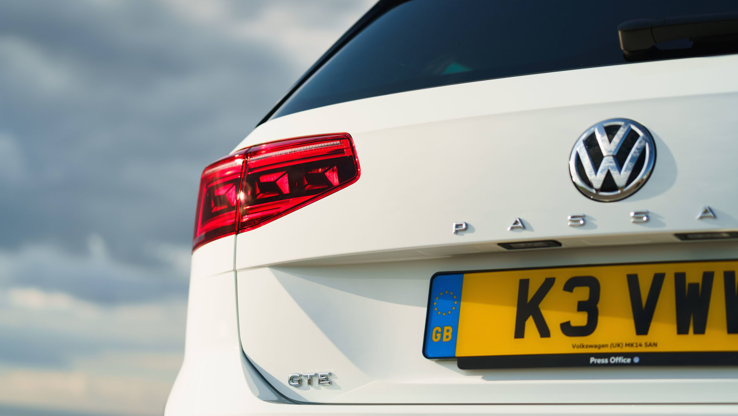 Volkswagen Passat GTE Estate review pictures | DrivingElectric