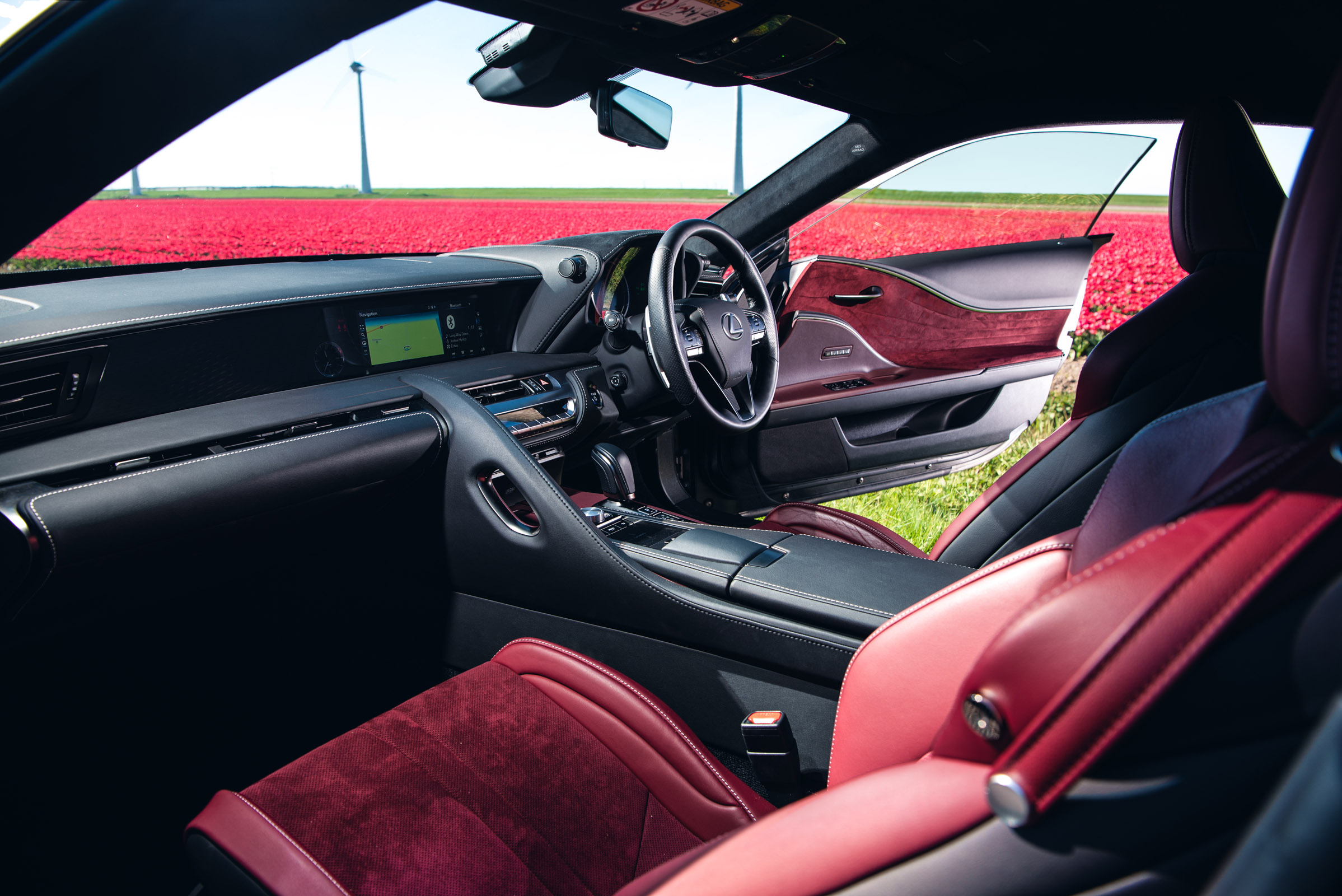 Lexus LC 500h interior & comfort | DrivingElectric