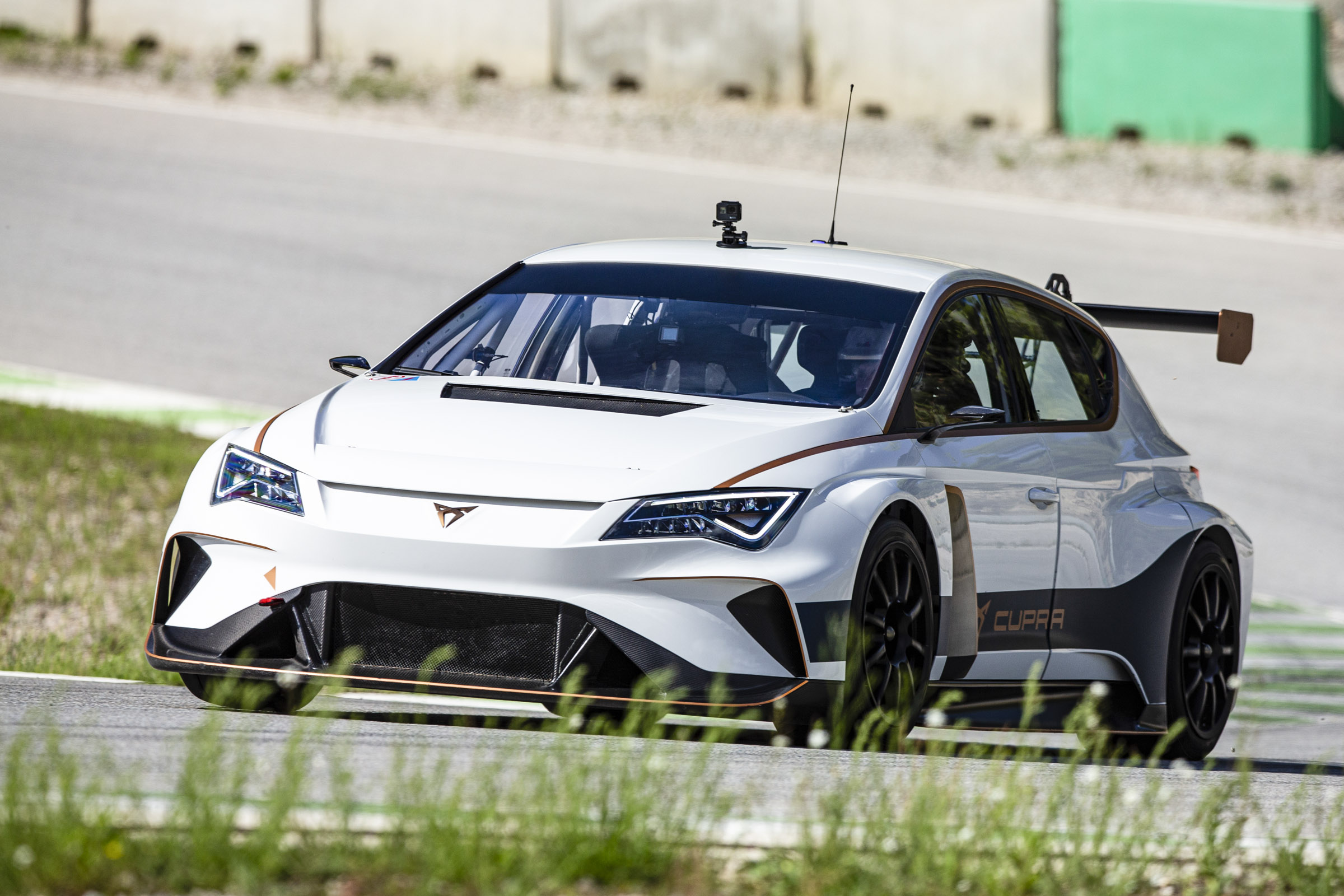 Cupra e-Racer: passenger ride in world's first electric touring car ...