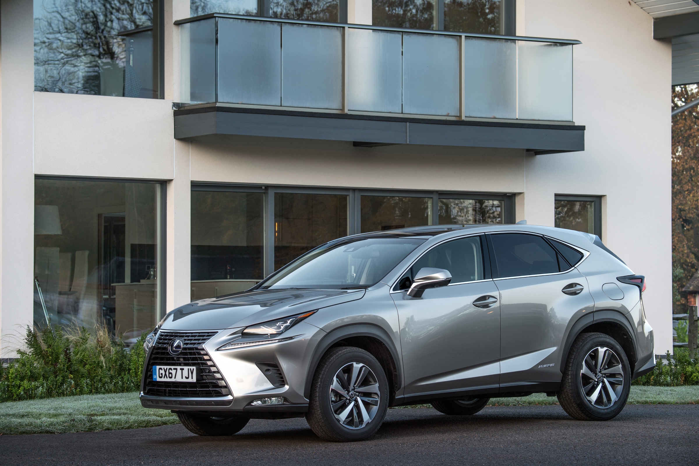 Lexus NX and Lexus RX get spec updates for 2019 | DrivingElectric