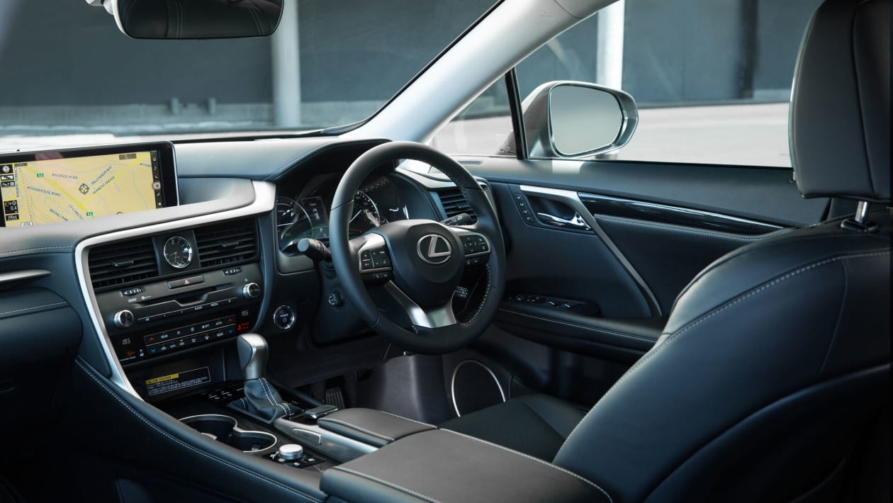 Lexus RX L 450h (2018-2022) interior & comfort | DrivingElectric