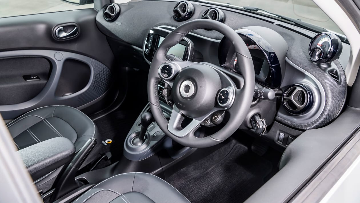 Smart EQ ForTwo Coupe (2014-2019) interior & comfort | DrivingElectric