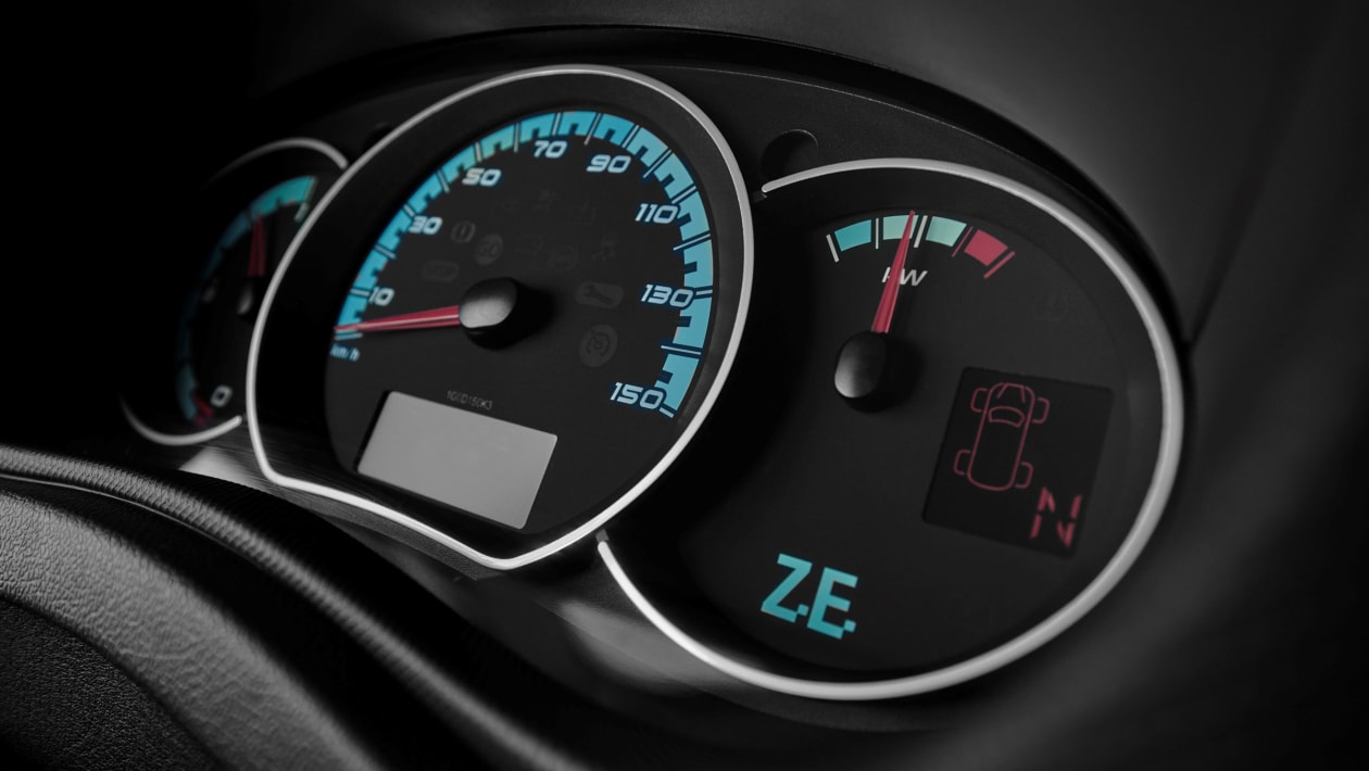 Renault Master E-TECH interior, dashboard & comfort | DrivingElectric