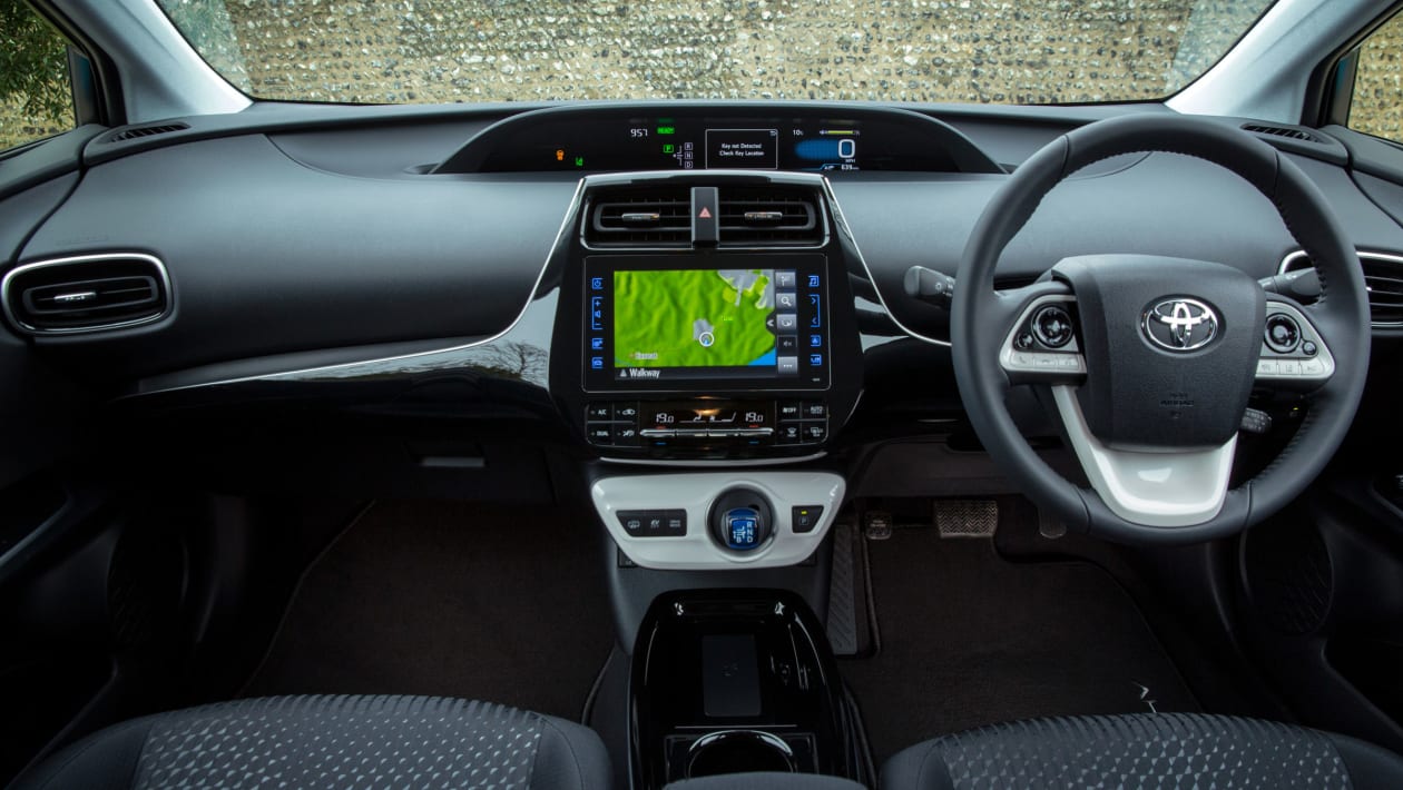 Toyota Prius Plug-In interior, dashboard & comfort | DrivingElectric