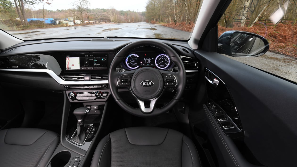 Kia Niro PHEV (2018-2022) interior, dashboard & comfort | DrivingElectric