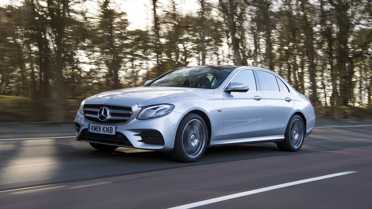 Mercedes E 300 de vs Mercedes E 300 e: performance and handling ...