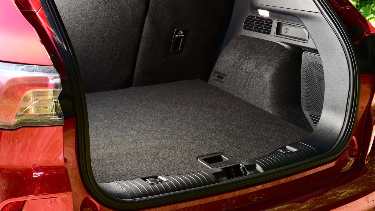 Ford Kuga Hybrid practicality & boot space | DrivingElectric