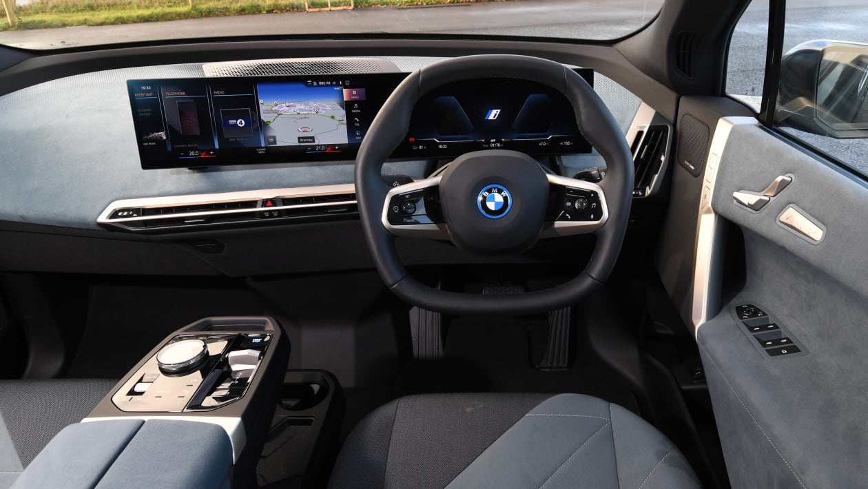 BMW iX: interior, dashboard & infotainment | DrivingElectric
