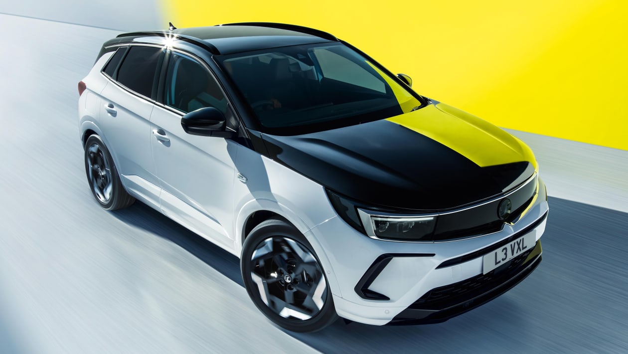 Vauxhall Grandland GSe official pictures | DrivingElectric