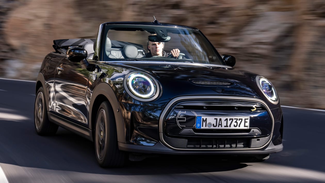 New drop-top MINI Cooper SE Convertible pictures | DrivingElectric