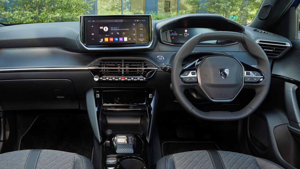 Peugeot E-2008 review: interior, dashboard & infotainment | DrivingElectric