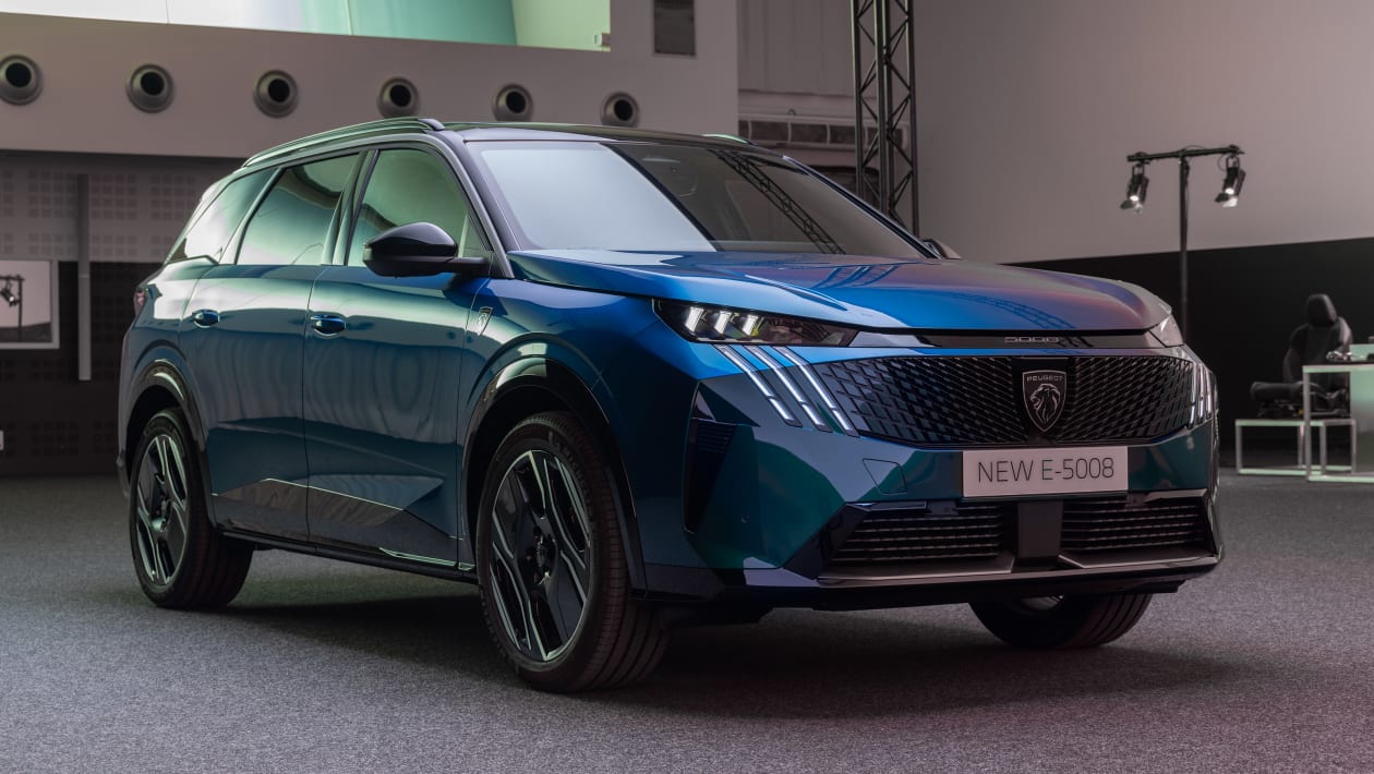Peugeot E-5008 has landed: a futuristic French family EV with seven ...