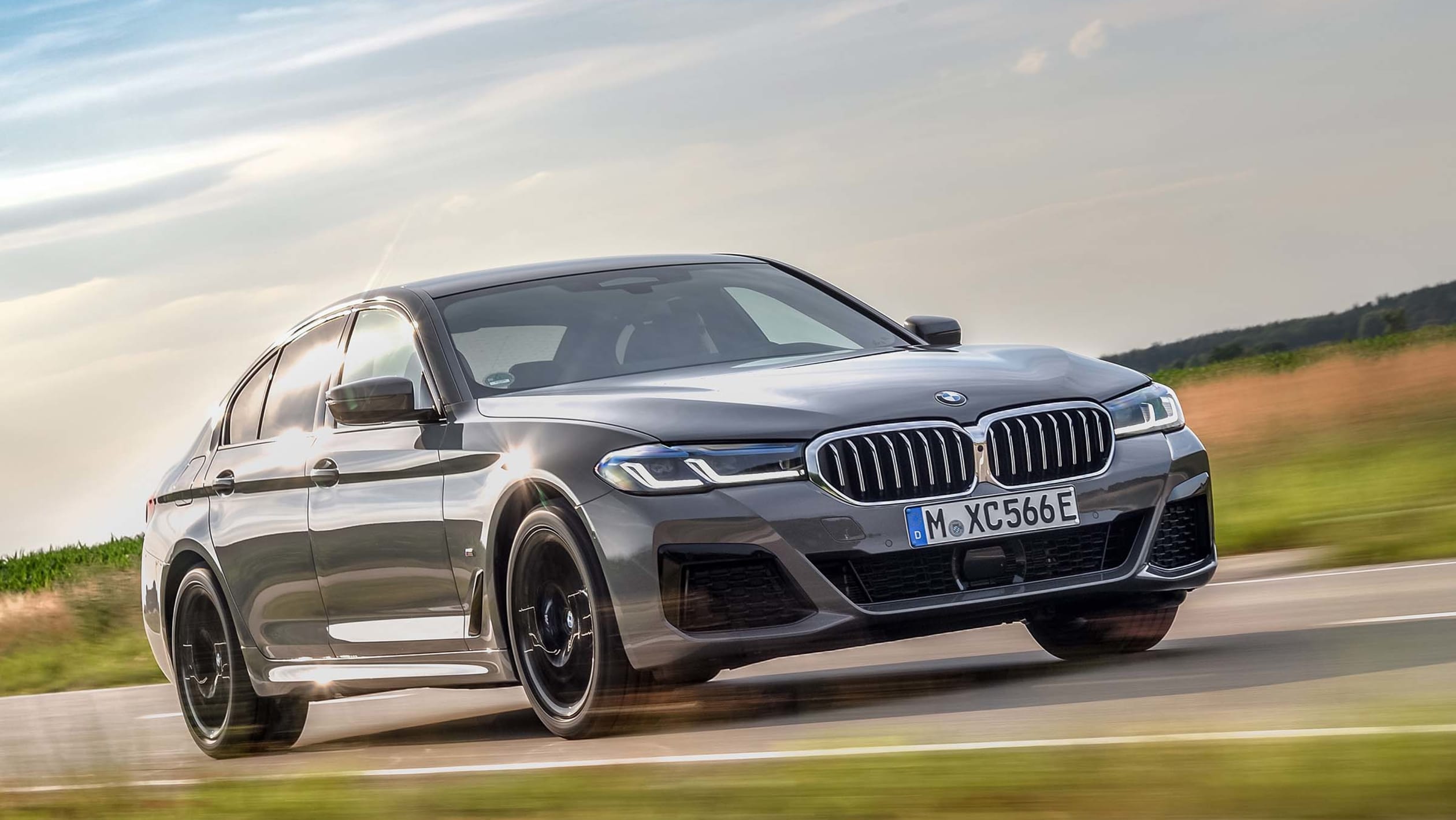 BMW 545e xDrive hybrid review pictures | DrivingElectric