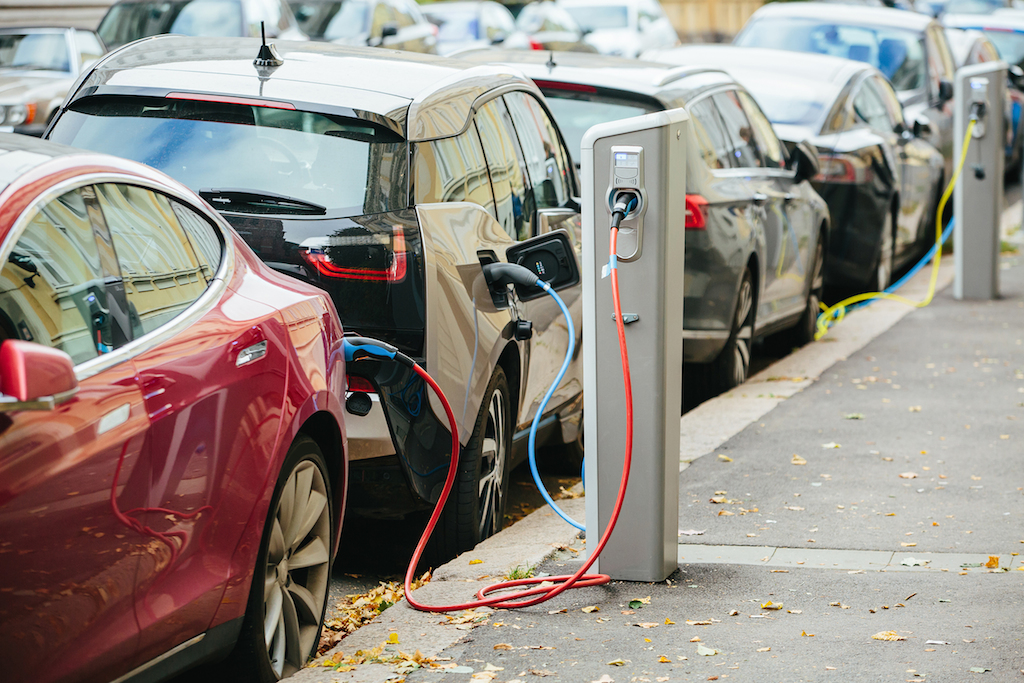 On-street charging UK: network falls short of demand | DrivingElectric