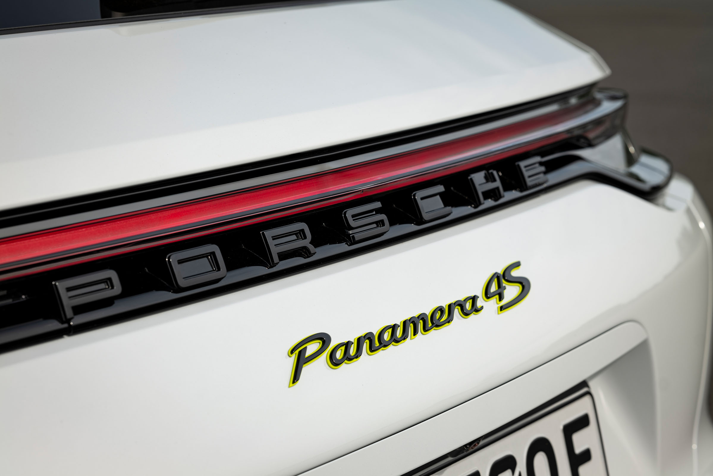 Porsche Panamera Sport Turismo hybrid reliability & safety ...