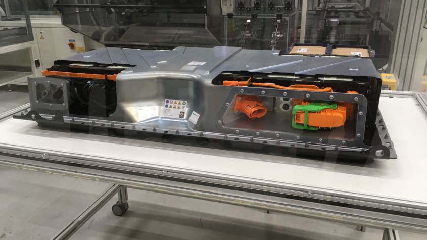 Visiting the Mercedes electric-car battery plant | DrivingElectric