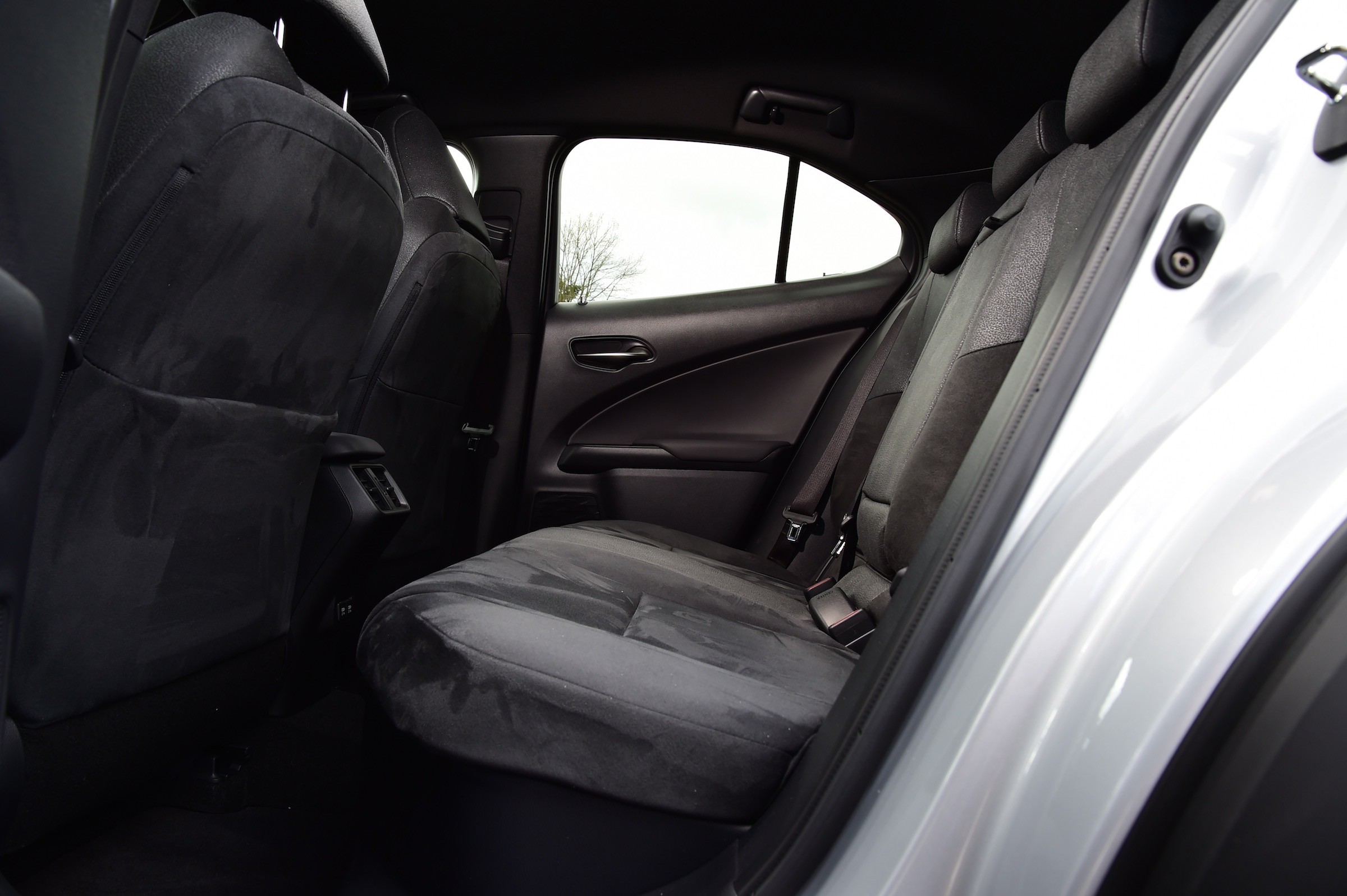 Lexus UX 250h practicality & boot space | DrivingElectric