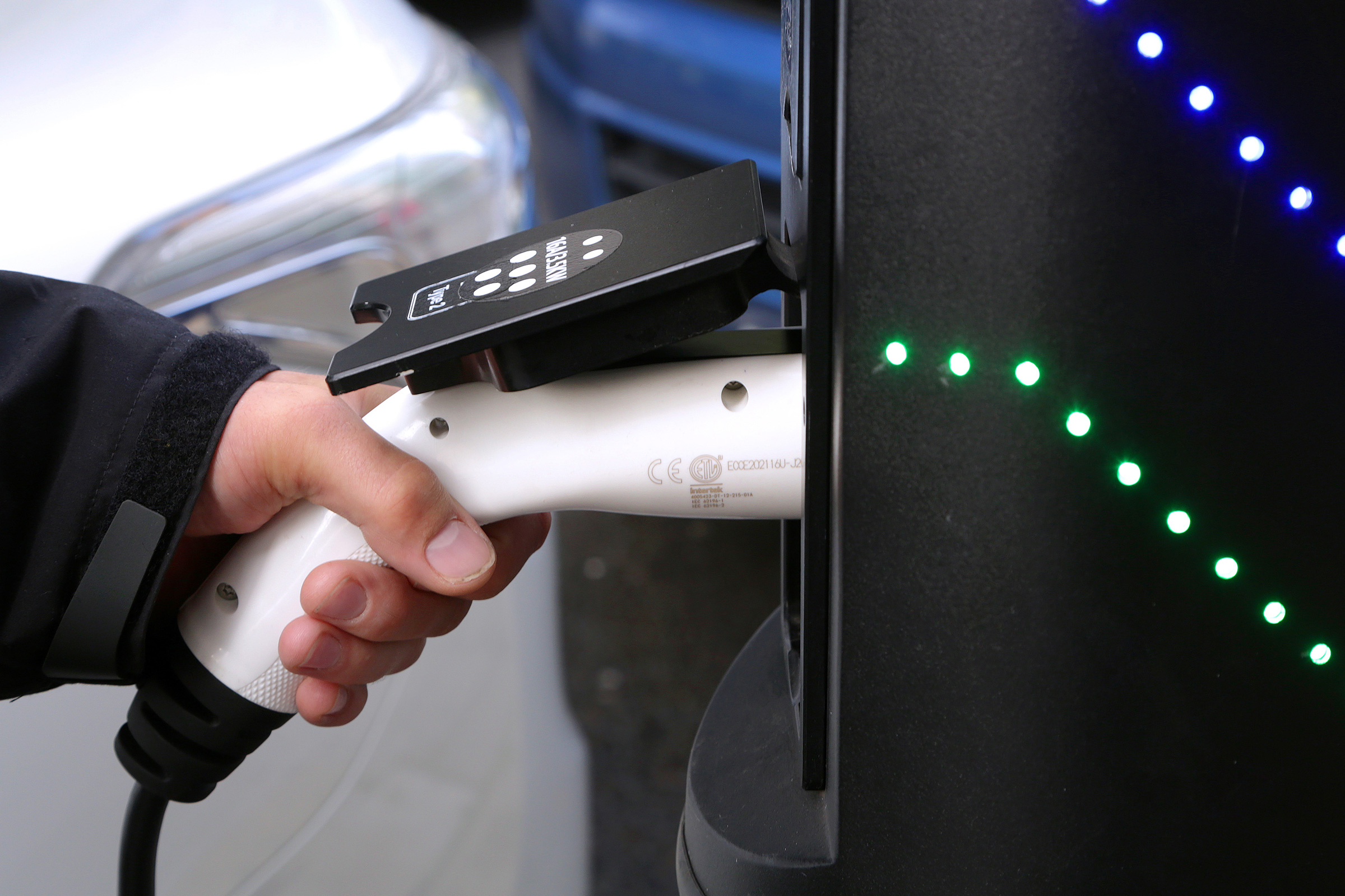 95% of electric car drivers happy to ‘smart charge’ | DrivingElectric