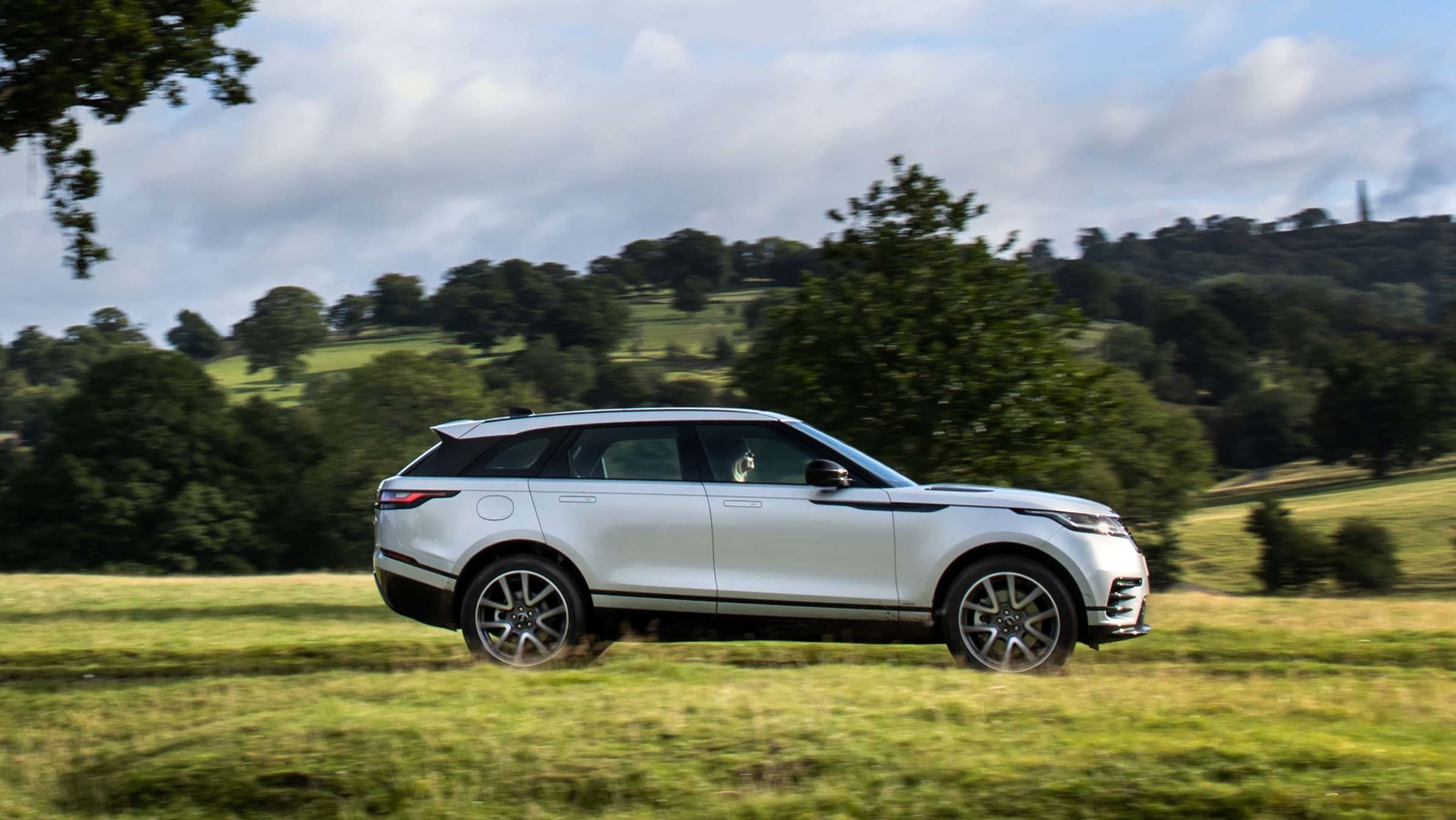 Range Rover Velar plug-in hybrid: specs and details pictures ...
