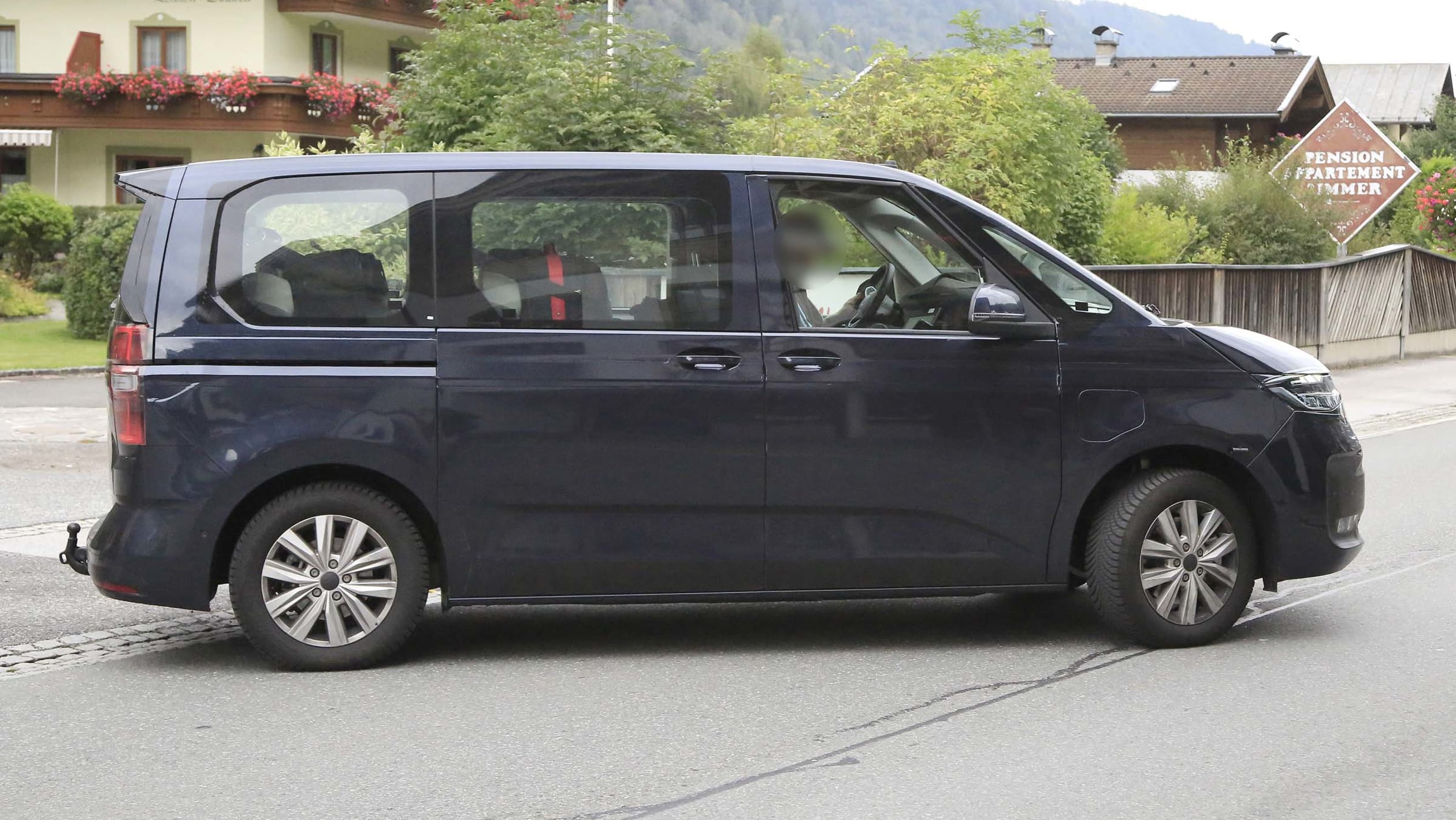 VW Transporter hybrid van: new T7 to launch in 2021 with plug-in option ...